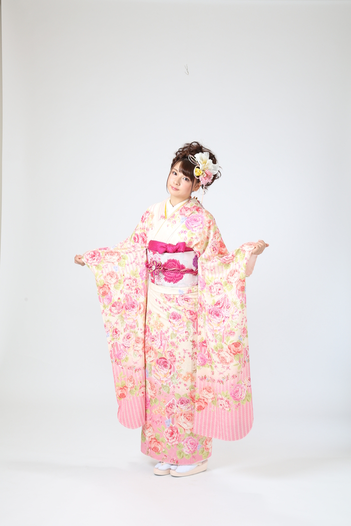 あとすぐ予約OK♪迷うあなたに！MITE MIRU OFURISODEシリーズvol.1 - 振袖レンタル店 | 紬のたけやまオフィシャル ...
