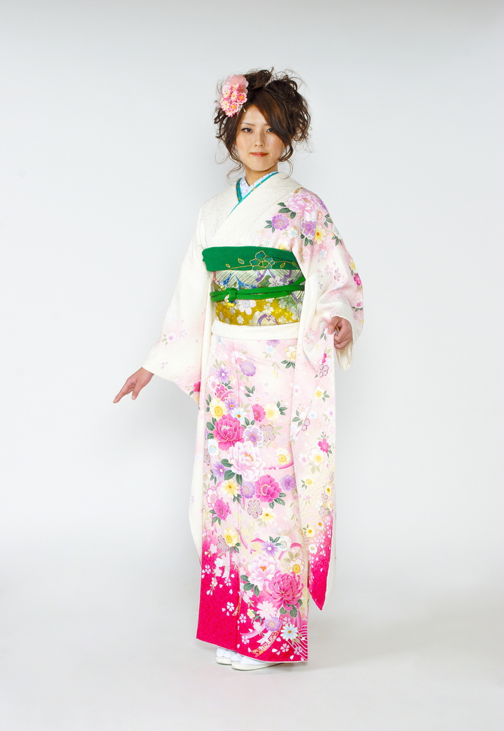あとすぐ予約OK♪迷うあなたに！MITE MIRU OFURISODEシリーズvol.19 - 振袖レンタル店 | 紬のたけやまオフィシャル ...